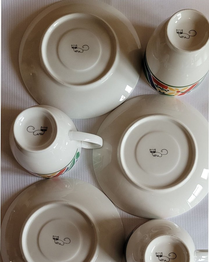 Kaffekoppar med fat 3st retro | Köp på Tradera (713604123)