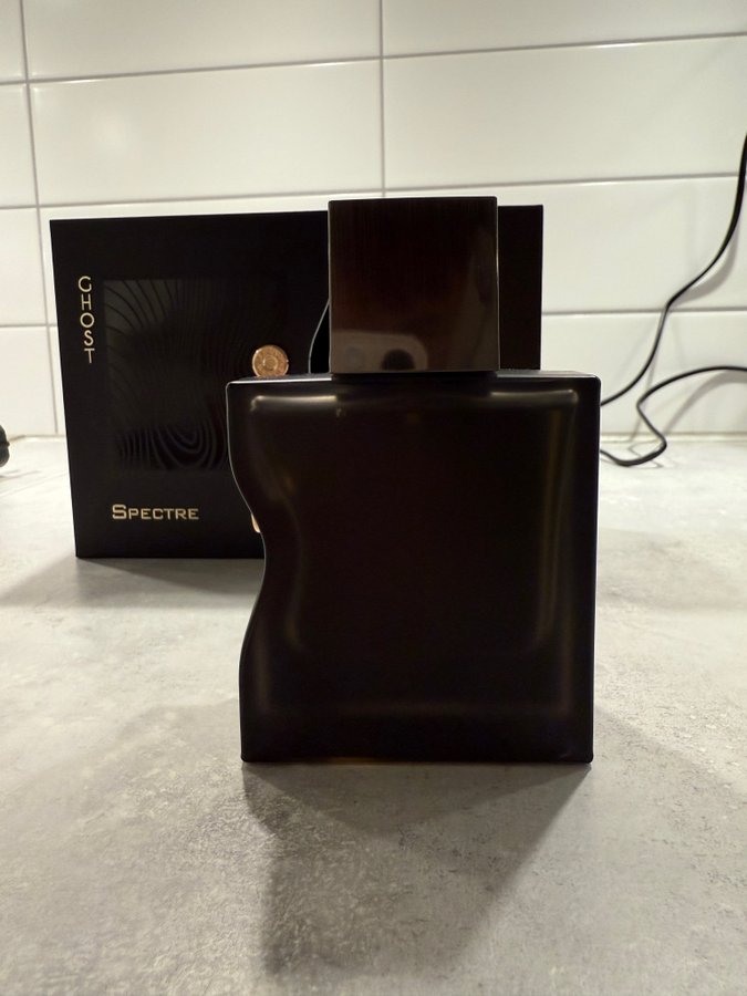 Se produkter som liknar Spectre Ghost Parfym French A.. på Tradera ...