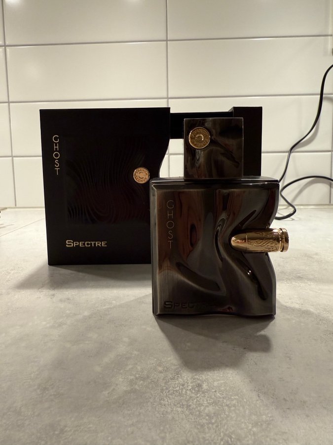 Se produkter som liknar Spectre Ghost Parfym French A.. på Tradera ...