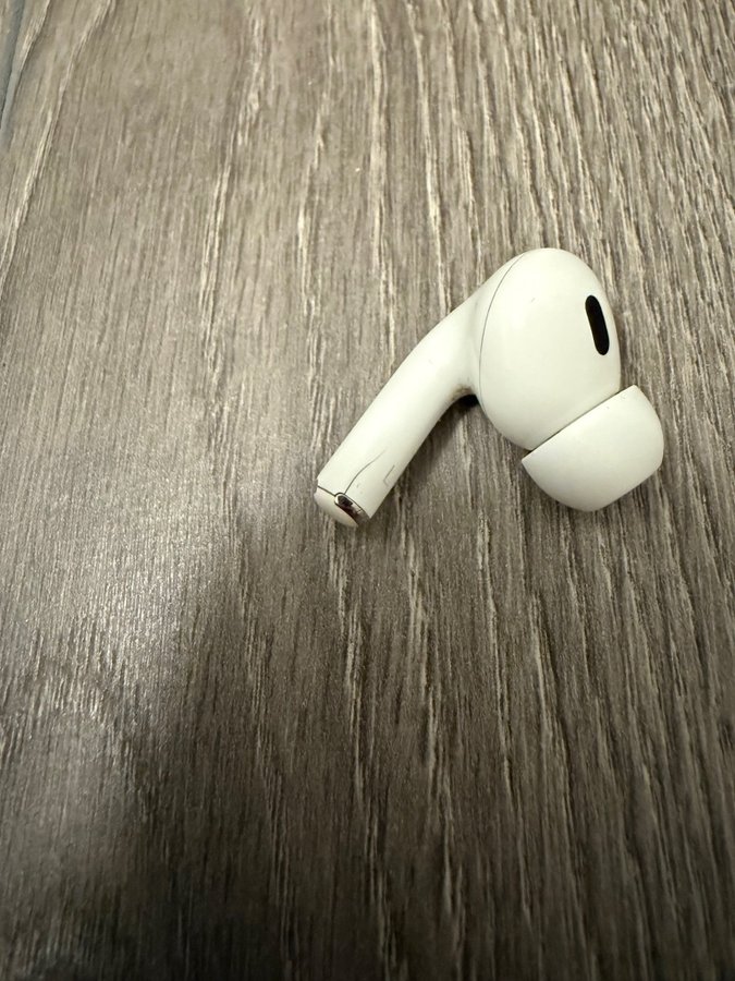 Se produkter som liknar AirPods Pro 2st Gen - Vänster.. på Tradera ...