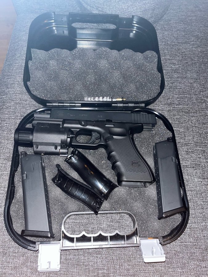 Glock 17 Gen 4 luftpistol med massa tillbehör | Köp på Tradera (711899395)