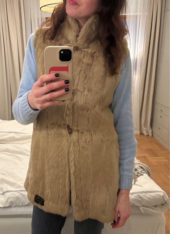 Vändbar väst i päls och mocka | Köp på Tradera (710375787)