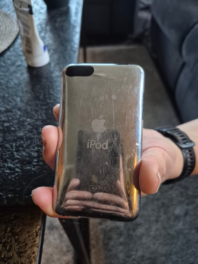 Apple iPod Touch 8GB – fungerar – retro/vintage | Köp på Tradera ...