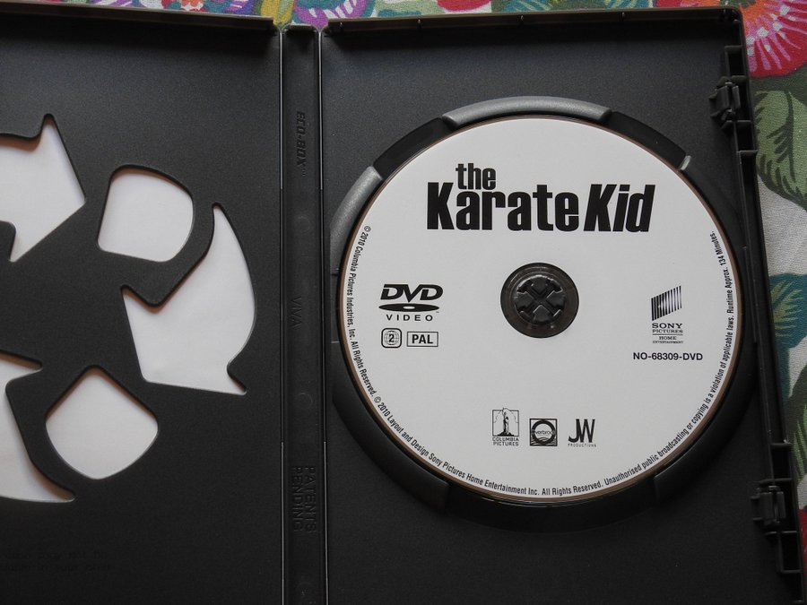 Se produkter som liknar The Karate Kid (DVD) Jaden Sm.. på Tradera ...
