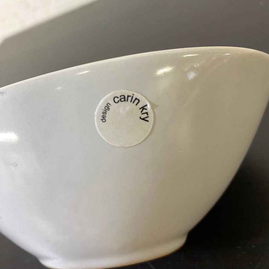 Se produkter som liknar Carin Kry Skål Porslin Vit Et.. på Tradera ...