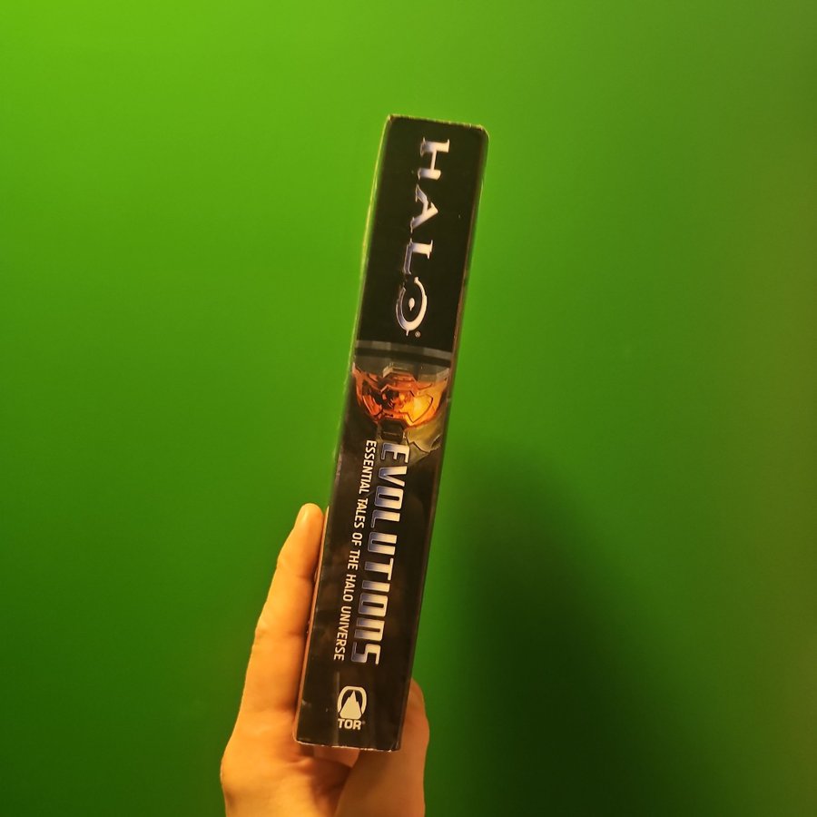 Halo Evolutions: Essential Tales of the Halo Un.. | Köp på Tradera ...