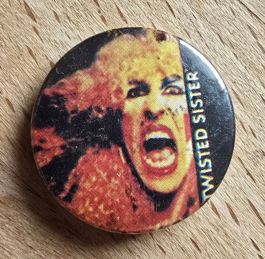 Se produkter som liknar Twisted Sister - Pin 80-talet.. på Tradera ...
