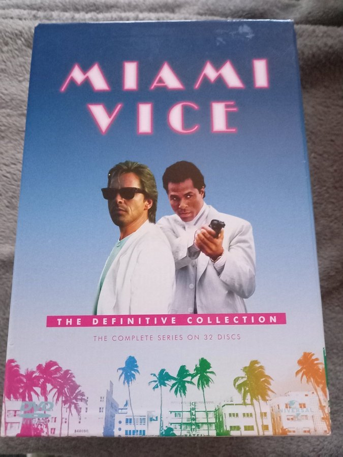 Se produkter som liknar Miami Vice - The Definitive C.. på Tradera (668297507)