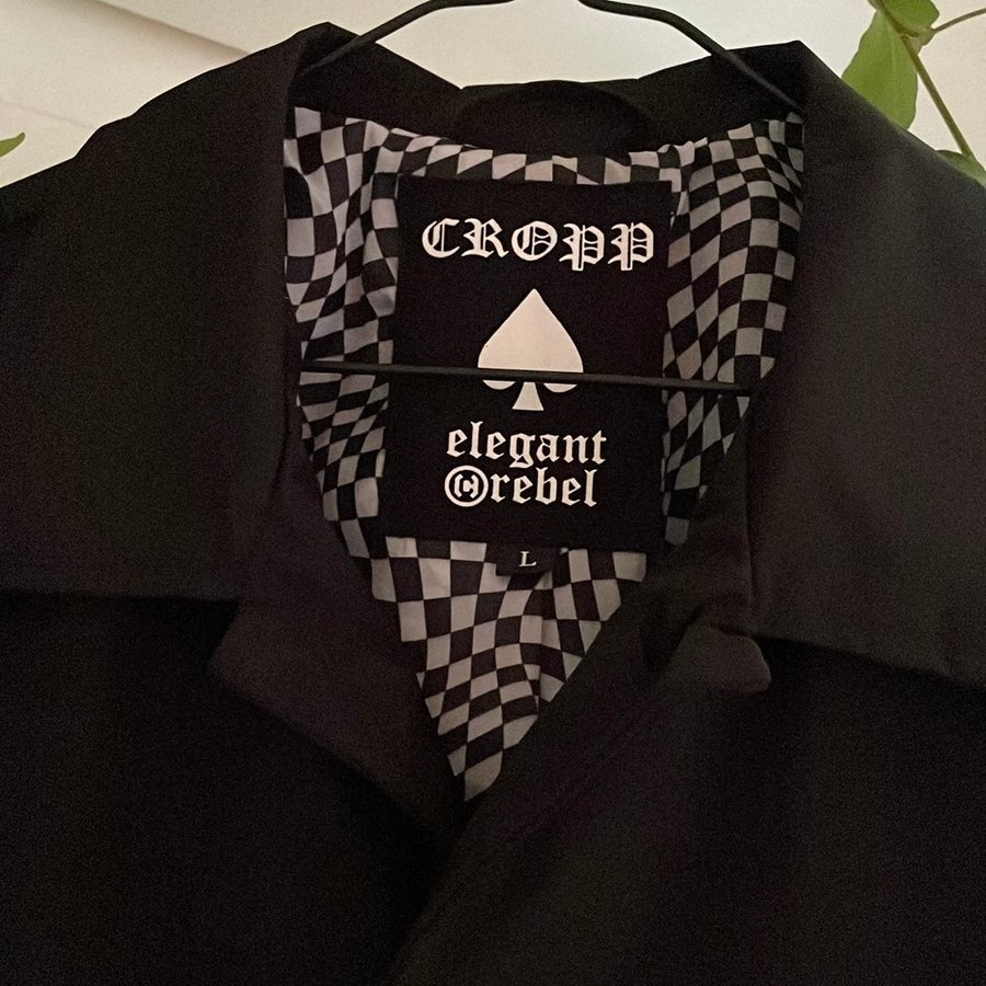 Cropp svart kappa | Köp på Tradera (708274380)