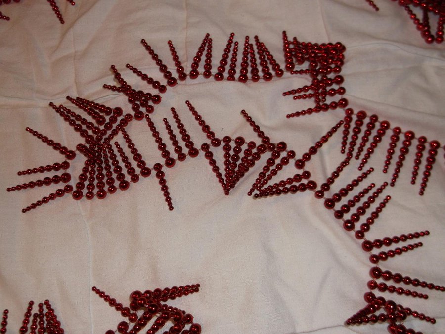 Girlang röda kulor i form av istappar 270 cm lå.. | Köp på Tradera ...