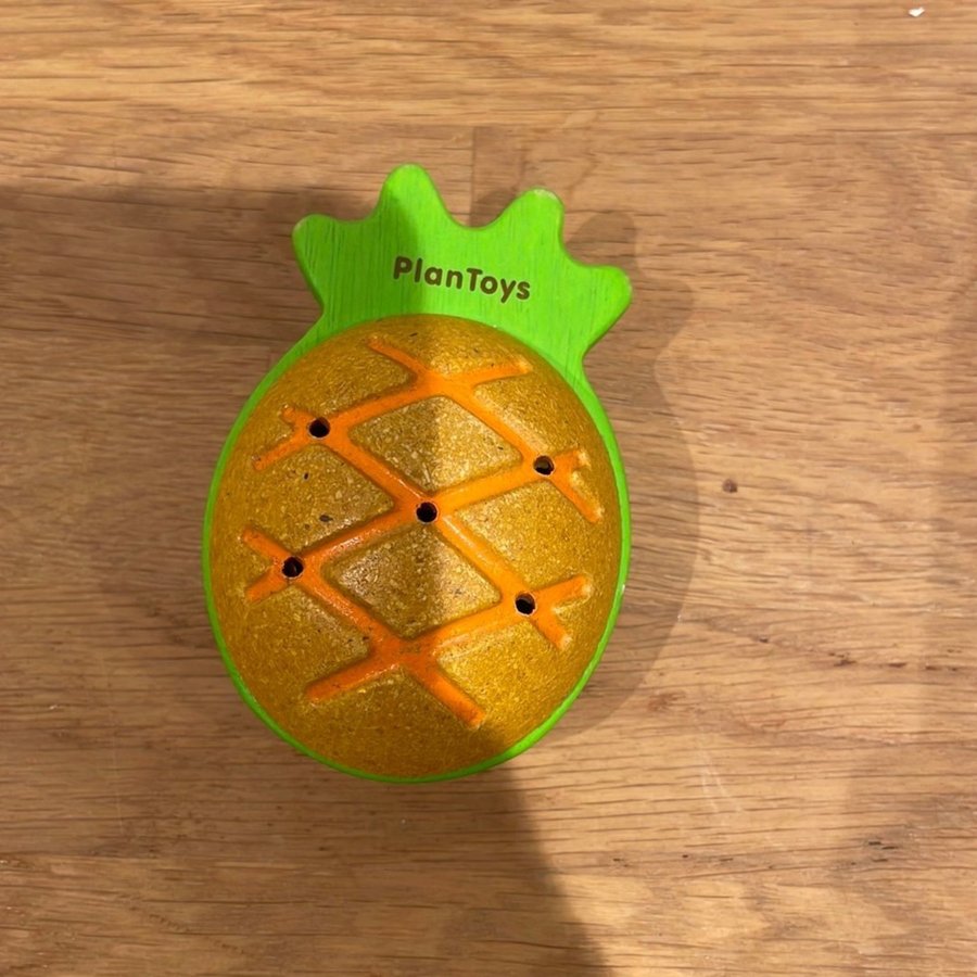 Maracas för barn i trä från Plan Toys | Köp på Tradera (701625245)