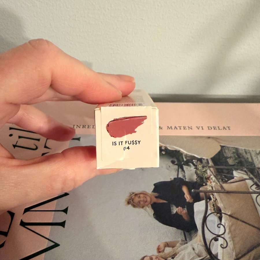 Fenty Beauty Gloss Bomb Stick - Is It Fussy | Köp på Tradera (710730443)