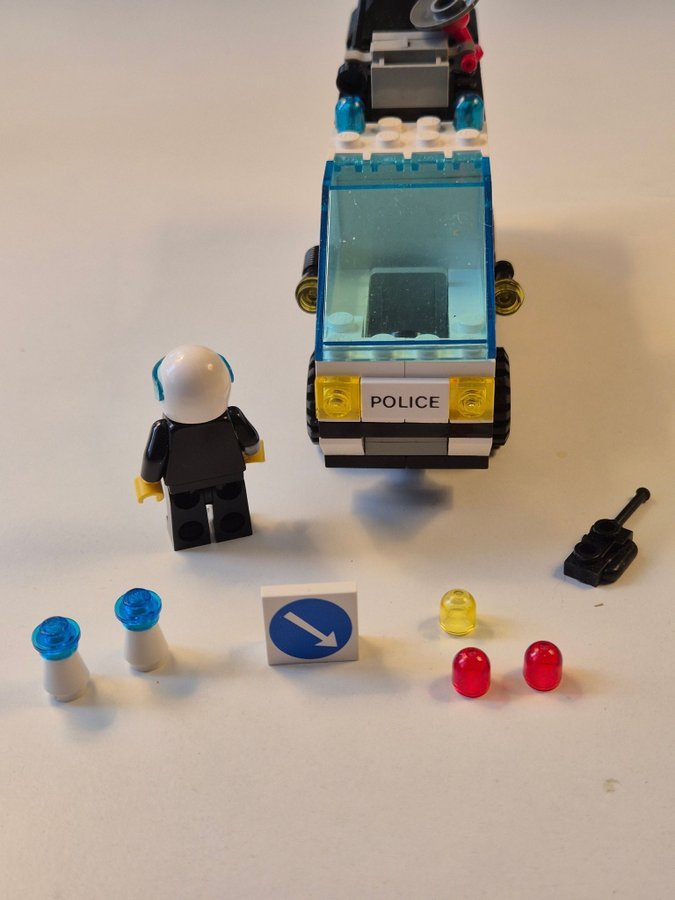 Lego Classic Town Police från år 1991! Komplett.. | Köp på Tradera ...