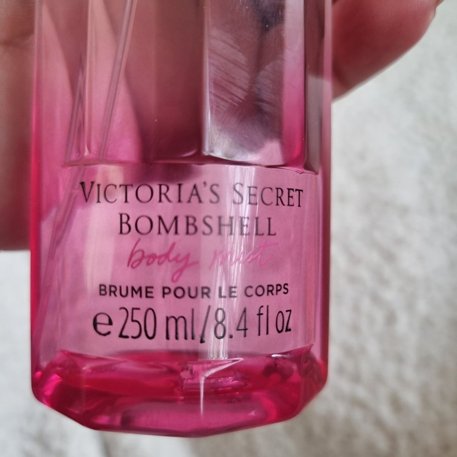 Victoria's Secret Bombshell Body Mist 250ml | Köp på Tradera (698116863)