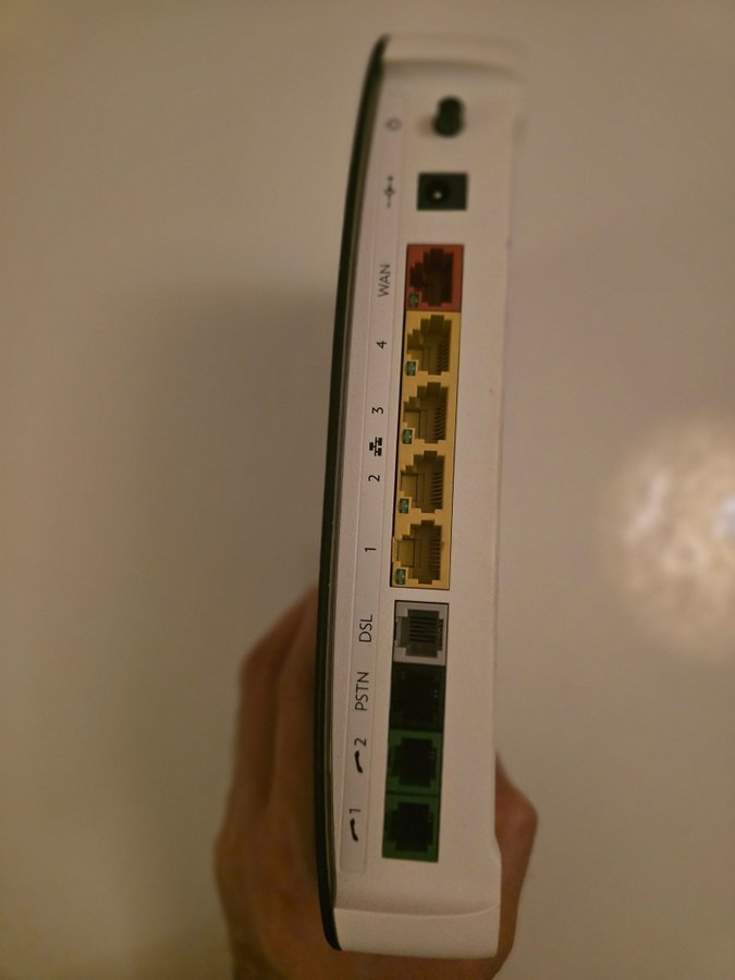 Technicolor Router | Köp på Tradera (702911991)