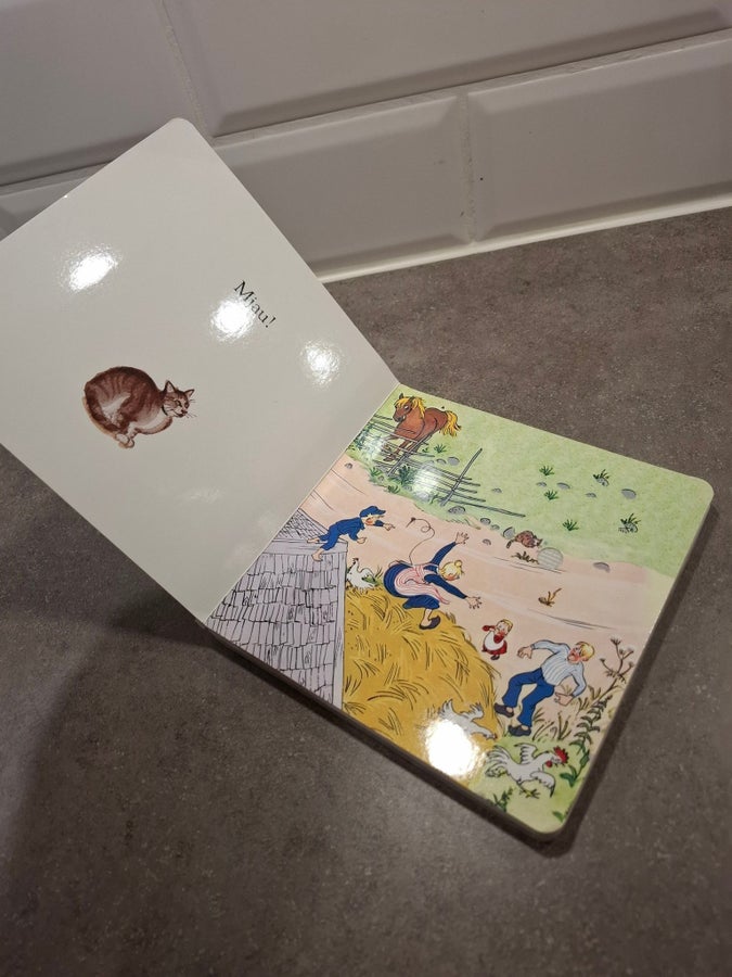 Se produkter som liknar Emil och djuren som låter - A.. på Tradera ...