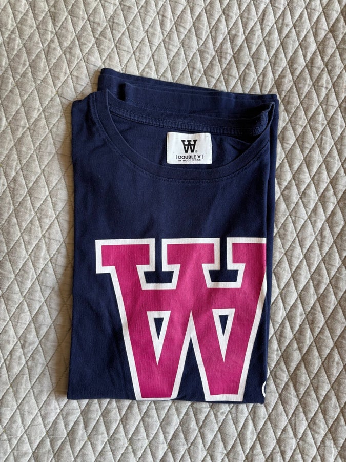 Double A by Wood Wood mörkblå t-shirt, storlek L | Köp på Tradera ...
