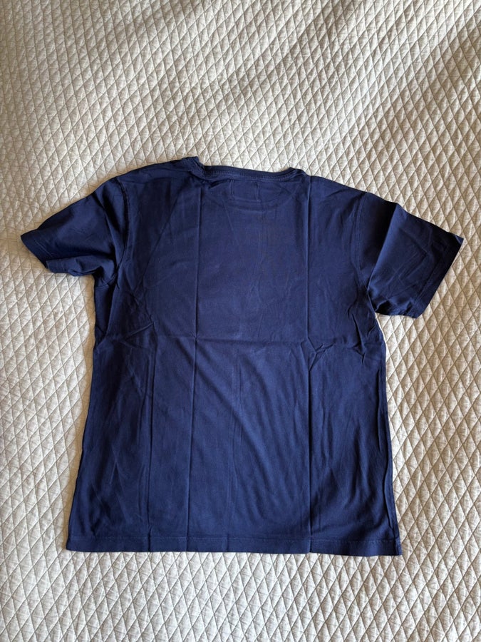 Double A by Wood Wood mörkblå t-shirt, storlek L | Köp på Tradera ...