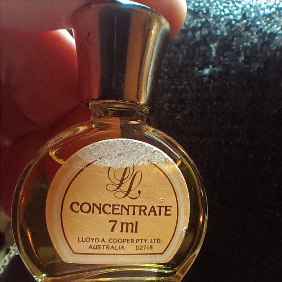 "Concentrate" från Lloyd A. Cooper Parfym -7ml | Köp på Tradera (710358668)