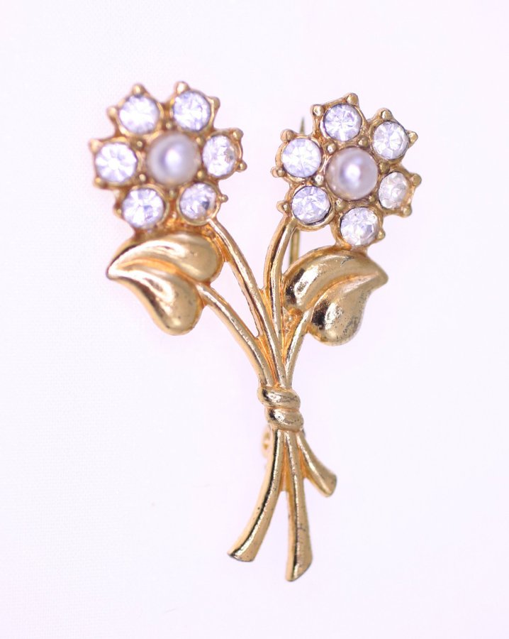Vintage gold-tone metal floral brooch with faux.. | Köp på Tradera ...