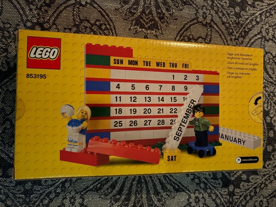 OÖPPNAT LEGO 853195 Brick Calendar | Köp på Tradera (710432995)