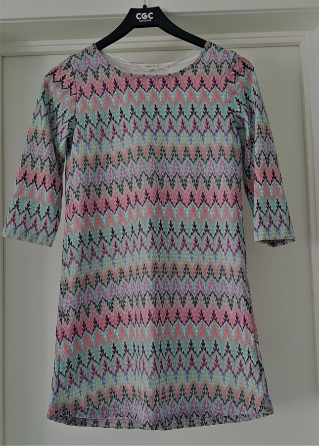 Vacker klänning från Rosebud | Köp på Tradera (710430620)