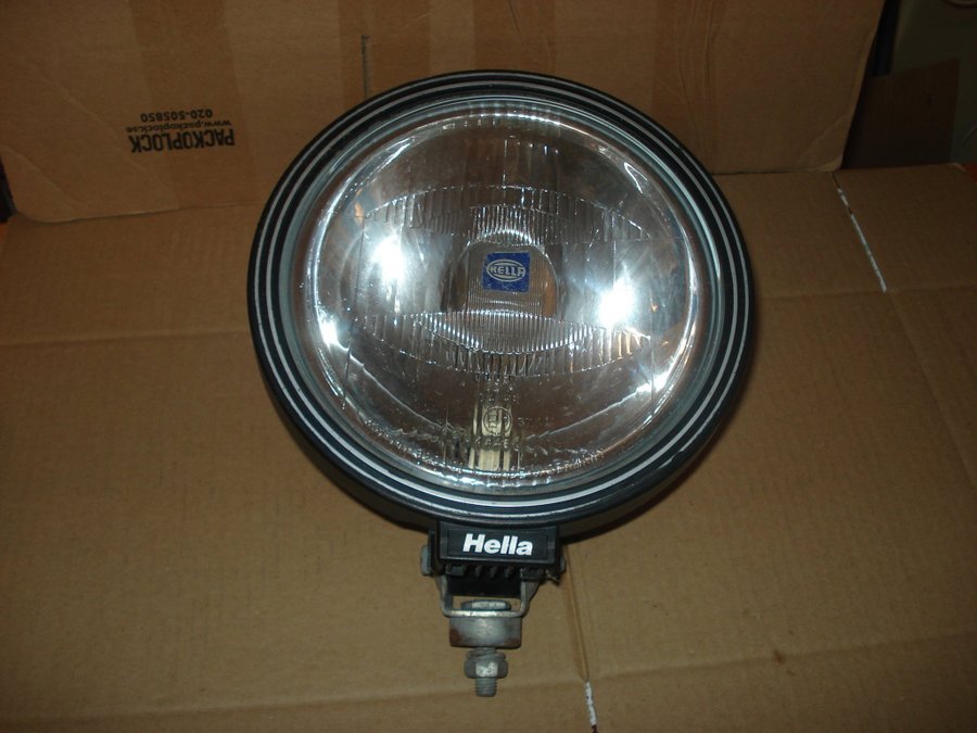 Se produkter som liknar 1st HELLA RALLYE 3000 EXTRALJUS på Tradera ...