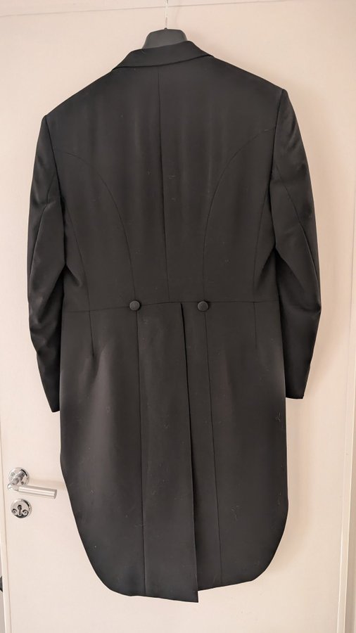 Frack med skjorta, byxor, väst och flugor | Köp på Tradera (710452481)