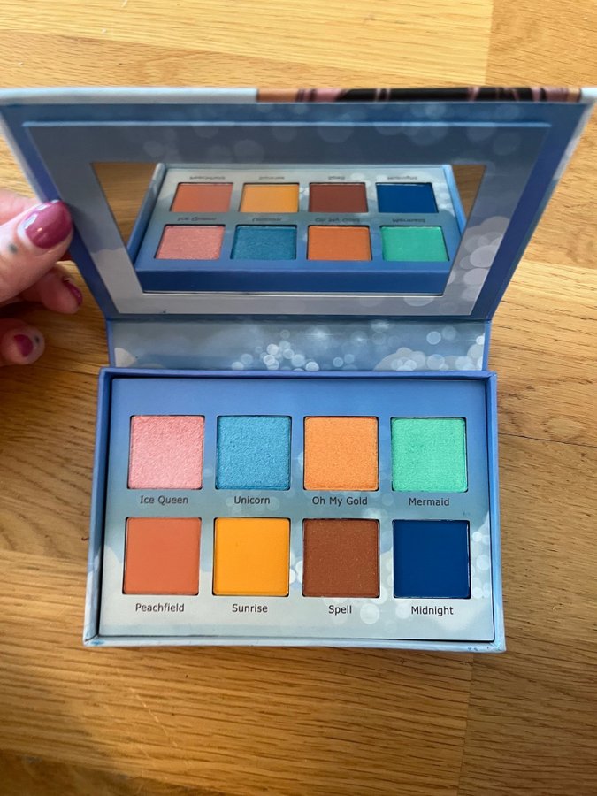 Pretty Little Palettes - The Magical One Ögonsk.. | Köp på Tradera ...