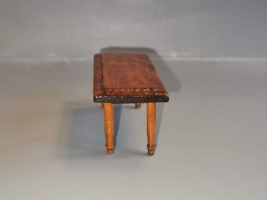 Pall Bord, Skala?, Dockskåpsmö.. | Köp från BTA_Trading på Tradera ...