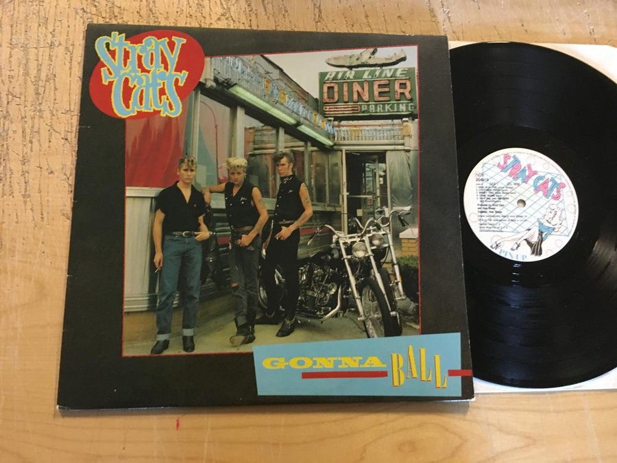 Stray Cats Gonna Ball