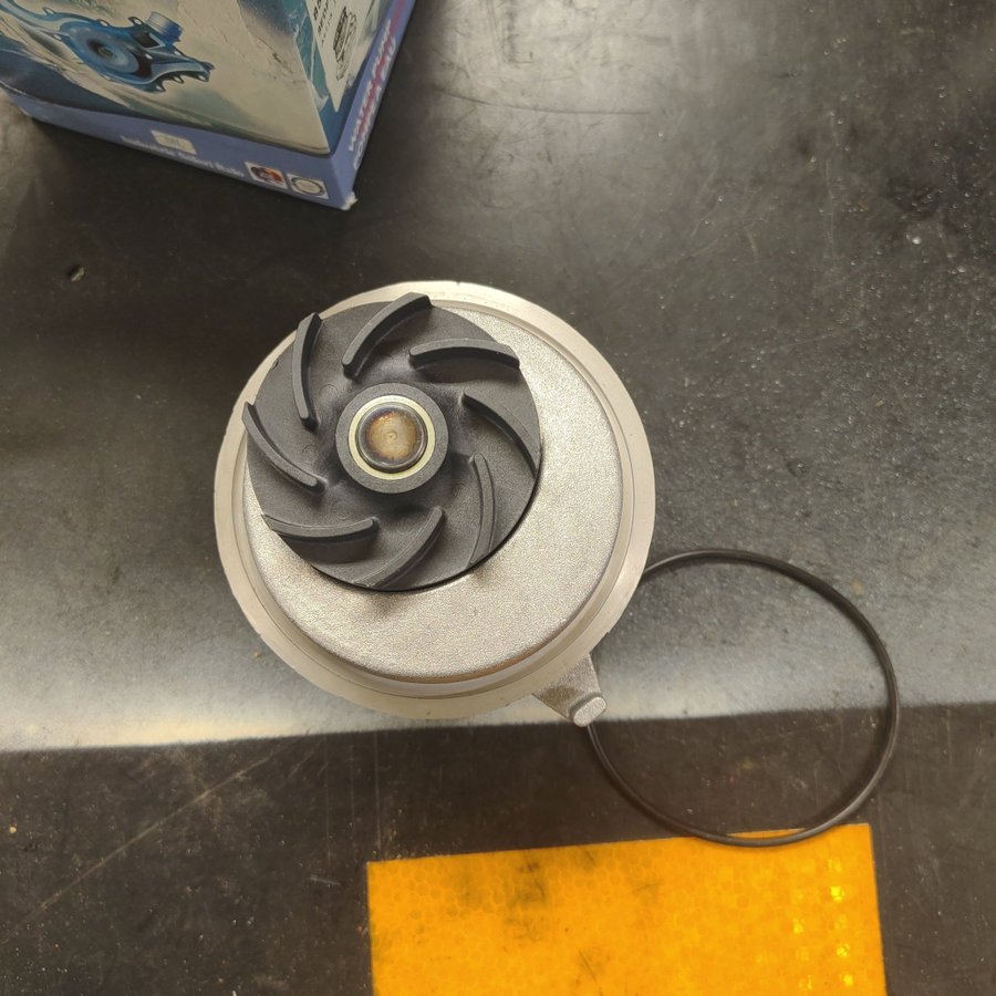 Vattenpump Opel | Köp på Tradera (704329435)