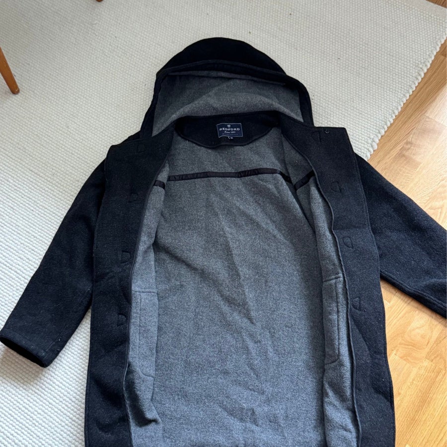 Redford svart duffelkappa, storlek M | Köp på Tradera (736975139)