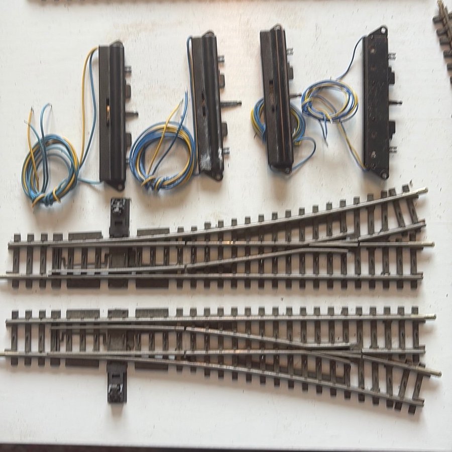 Se produkter som liknar Märklin Tågdelar på Tradera (689859773)