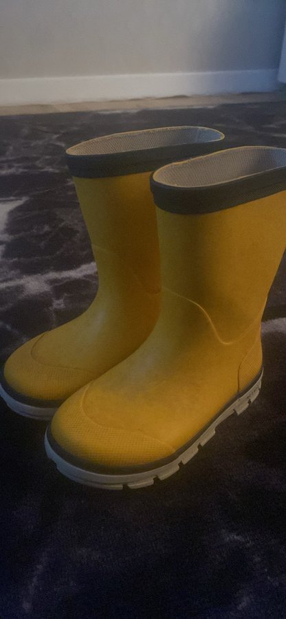 Gula Gummistövlar | Köp på Tradera (702579246)