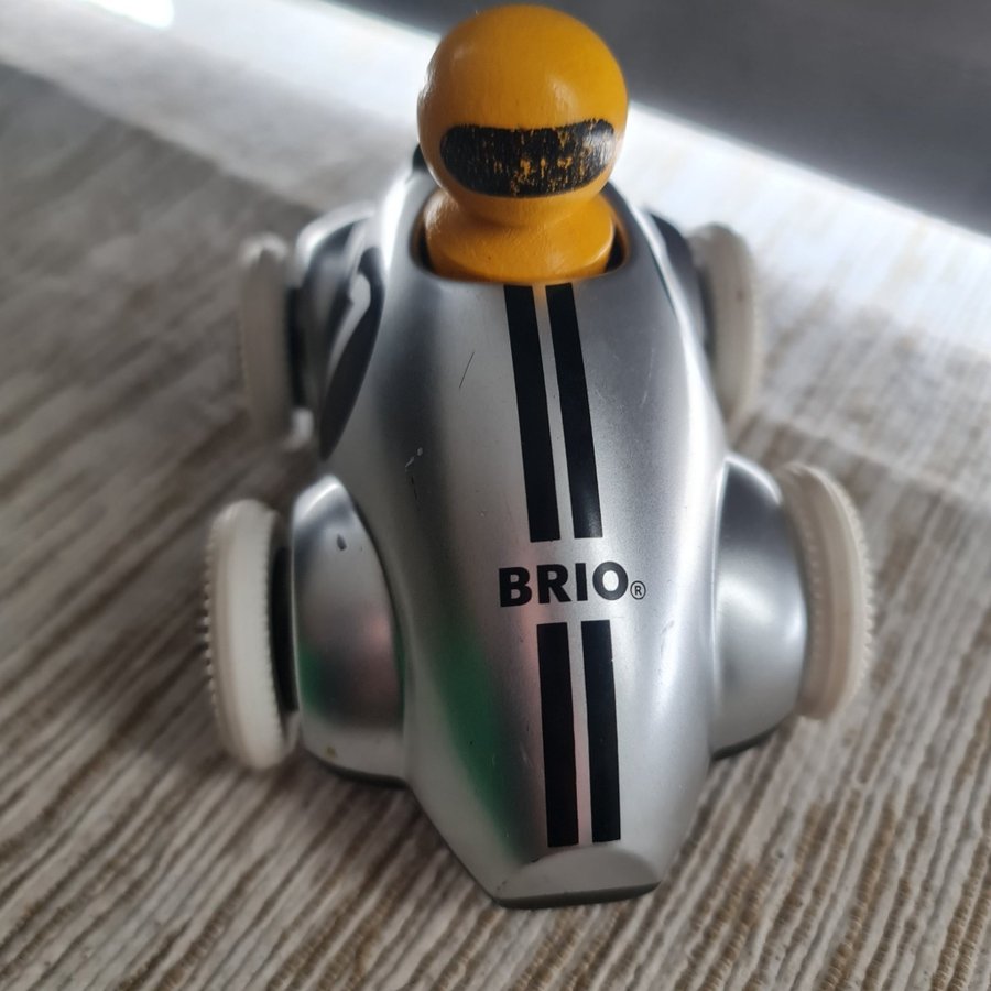 Se produkter som liknar BRIO Racerbil - Punch & Go No.. på Tradera ...
