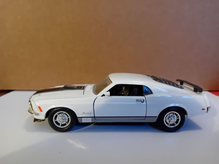 Ford Mustang Mach 1 1970 - Leksaksbil / Samlarbil | Köp på Tradera ...