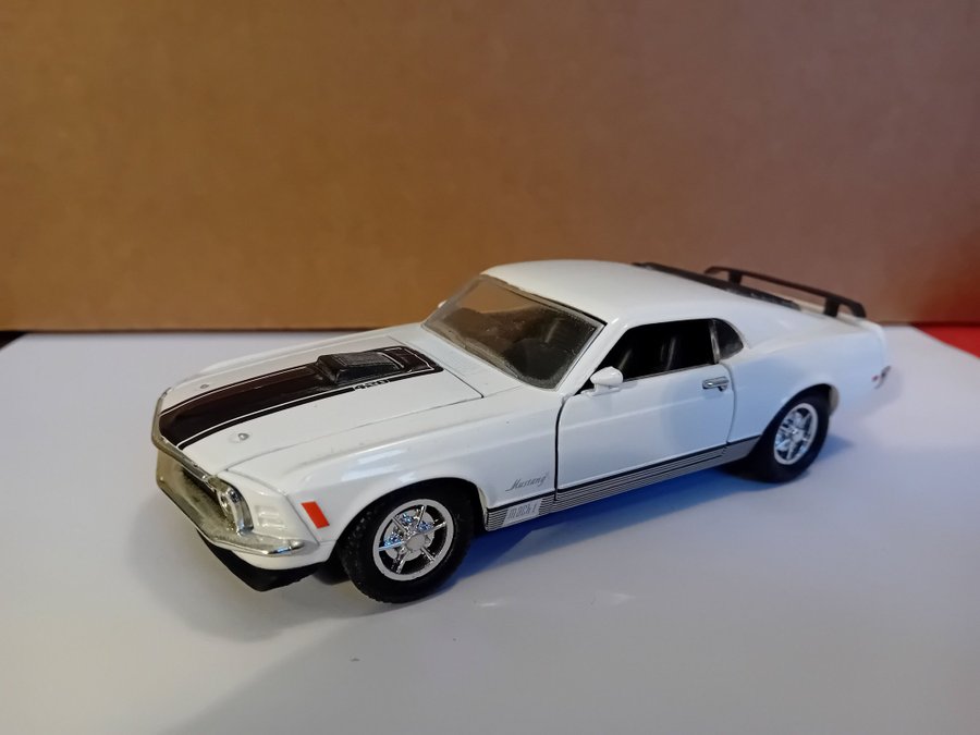 Ford Mustang Mach 1 1970 - Leksaksbil / Samlarbil | Köp på Tradera ...