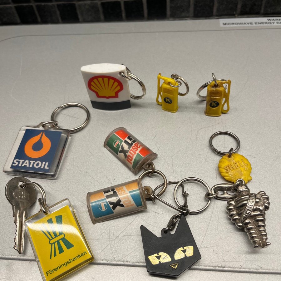 Retro gamla ovanliga nyckelringar, SHELL, CASTR.. | Köp på Tradera ...