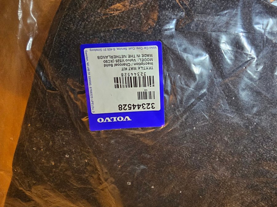 Helt ny textil bakre matta till Volvo XC90 | Köp på Tradera (711492983)