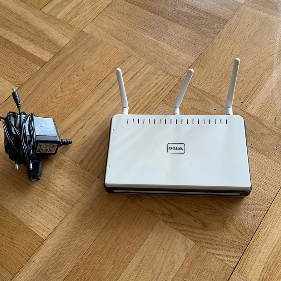 Se produkter som liknar Bra router! D-link 655 på Tradera (654555131)
