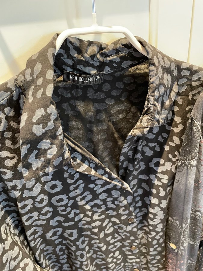 Två Blusar i mörka blåa toner | Köp på Tradera (711568269)