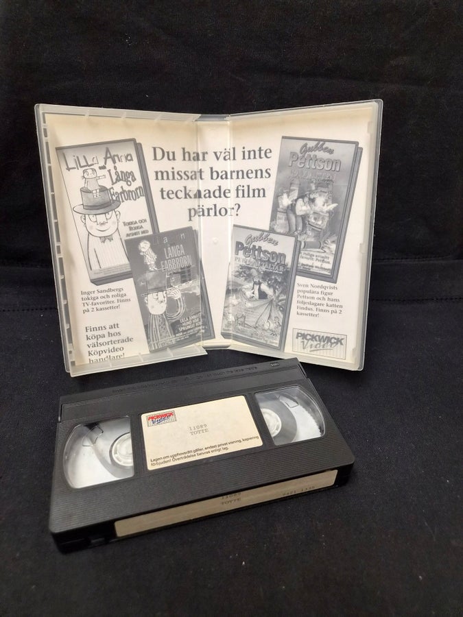 Se produkter som liknar Gunilla Woldes Totte VHS på Tradera (721720840)