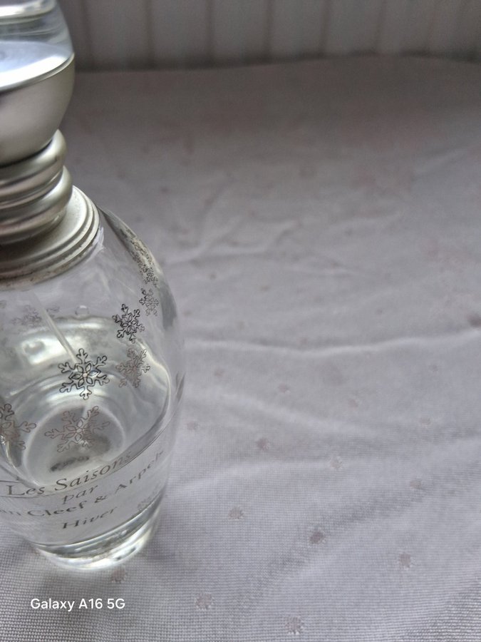 Van Cleef & Arpels Les Saisons Hiver Eau de Toi.. | Köp på Tradera ...