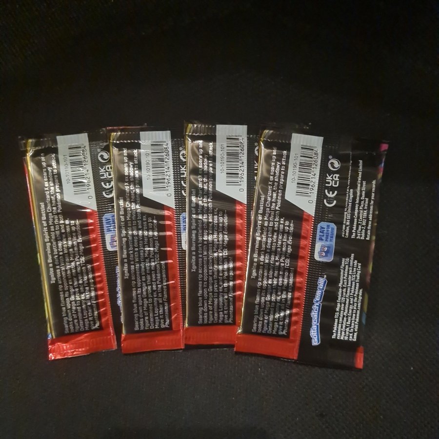 Phantasmal Flames Booster packs | Köp på Tradera (711337747)