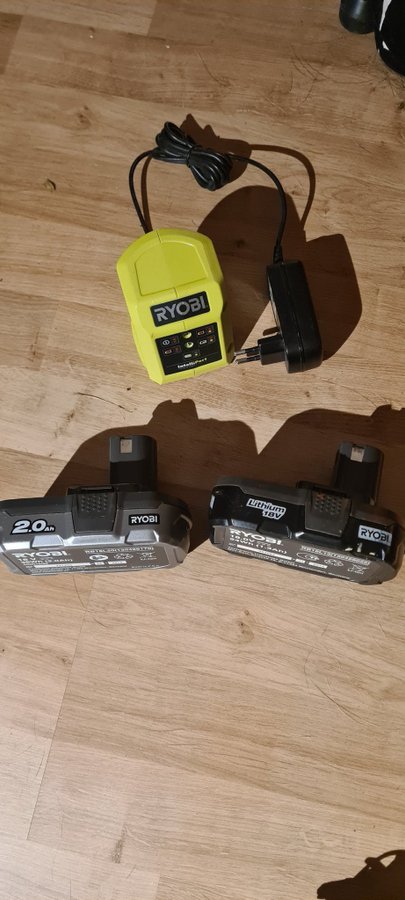 Se produkter som liknar Ryobi 18V Batterier och Laddare på Tradera ...