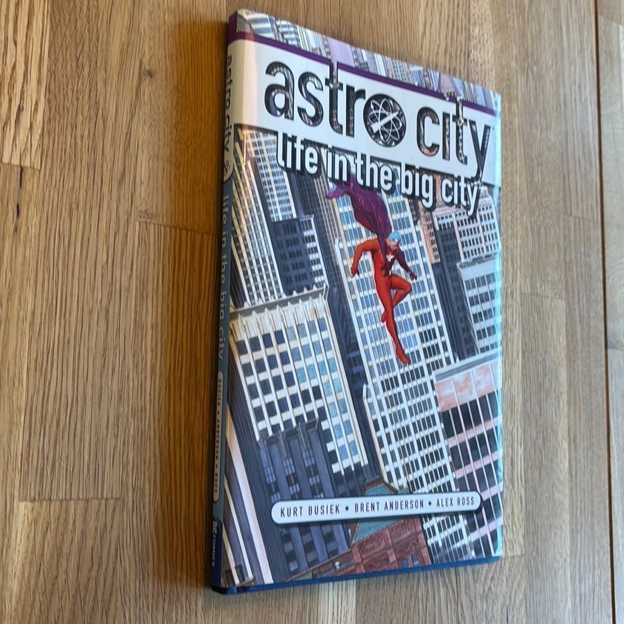 Astro City: Life in the Big City - Kurt Busiek,.. | Köp på Tradera ...