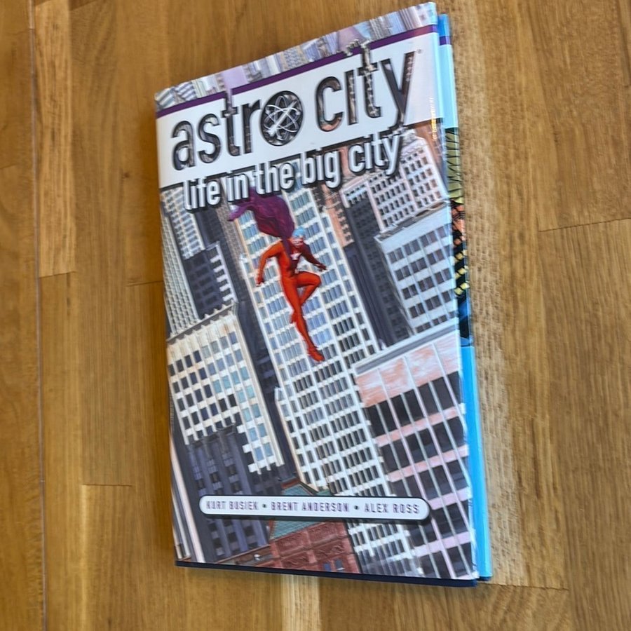 Astro City: Life in the Big City - Kurt Busiek,.. | Köp på Tradera ...
