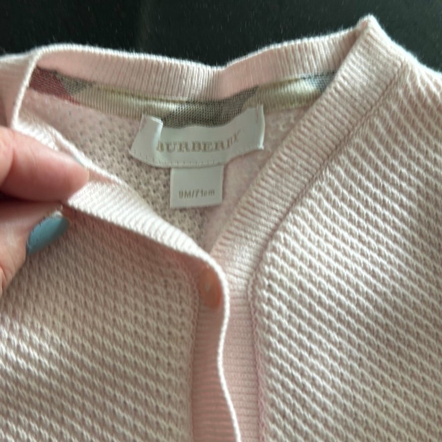 Burberry, rosa kofta storlek 71, 9 månader | Köp på Tradera (701013366)