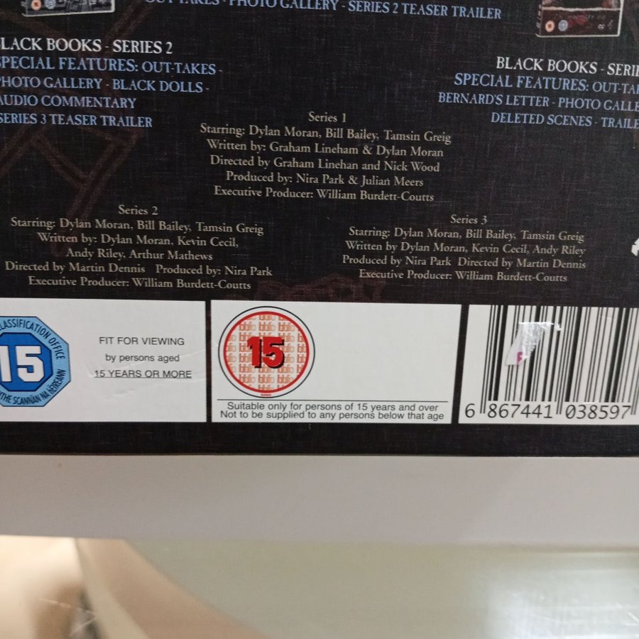 Black Books - Kompletta Serien - DVD | Köp på Tradera (690502256)